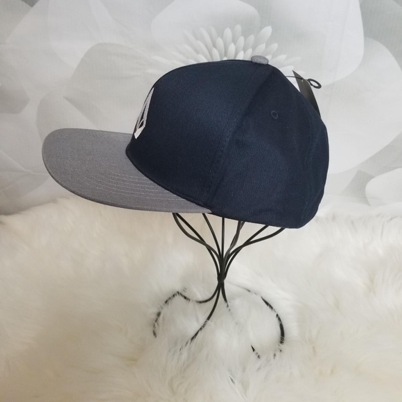 Volcom | Accessories | Volcom Snapback Adjustable Cap Hat Wfront Logo ...